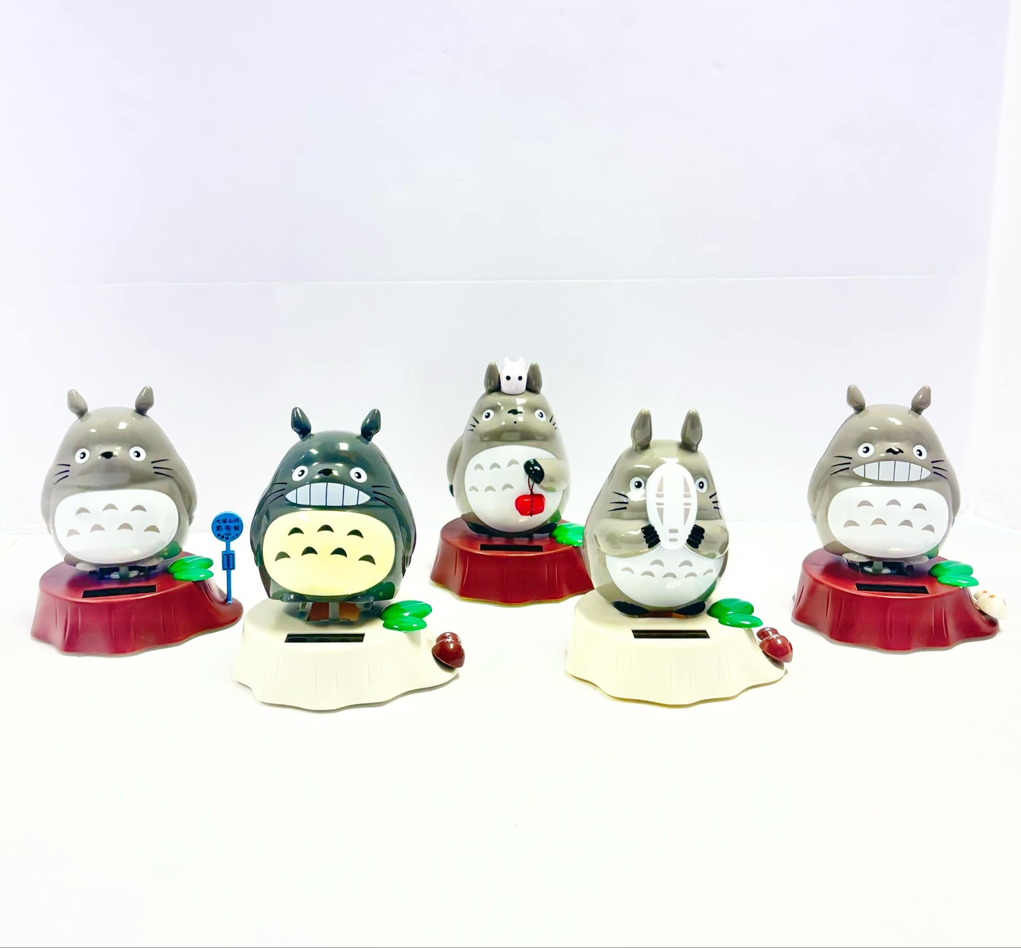 Studio Ghibli - My Neighbor Totoro - Moving Solar Figure | Sweet Kitty ...